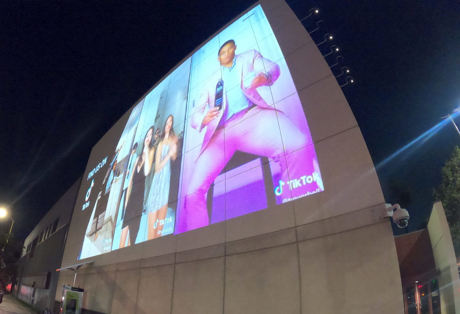 Guerrilla Projection Mapping | ATN Street Media